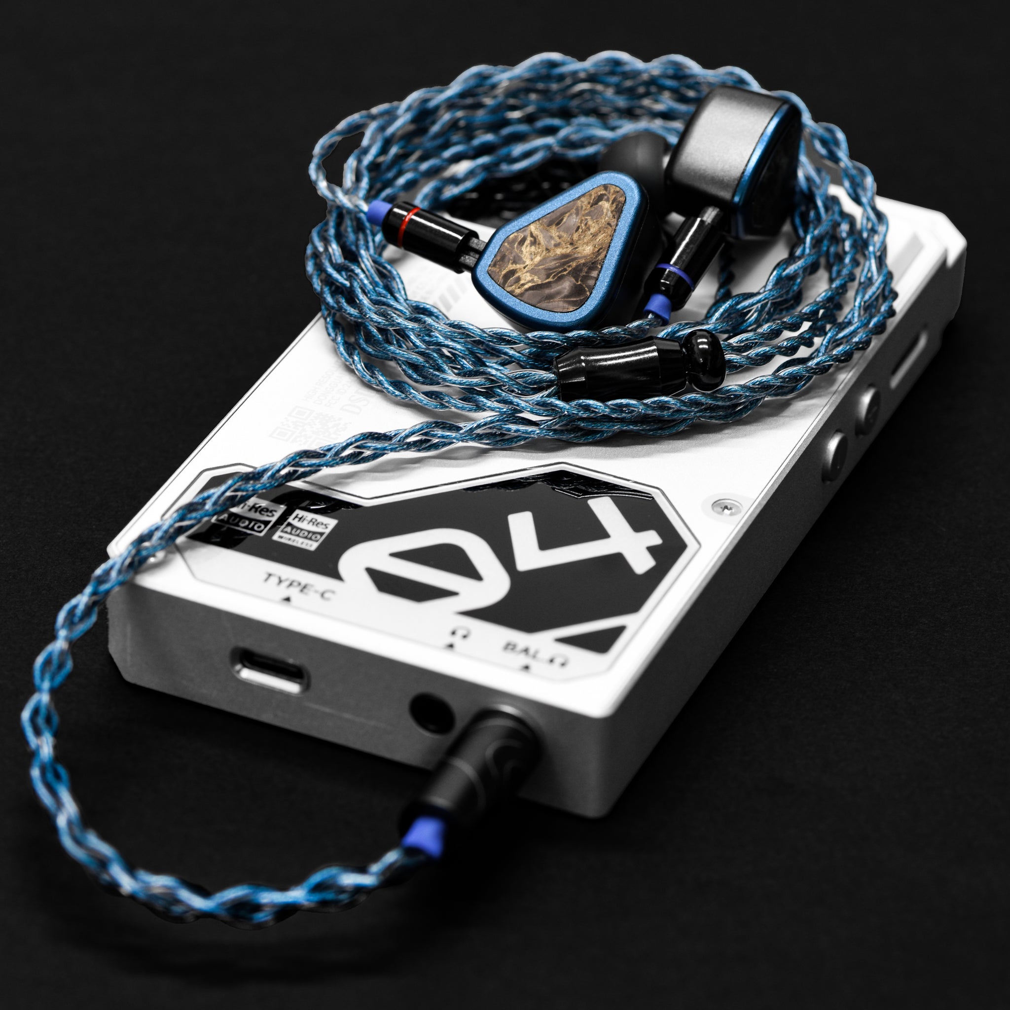 Titan x HiBy R4 Bundle